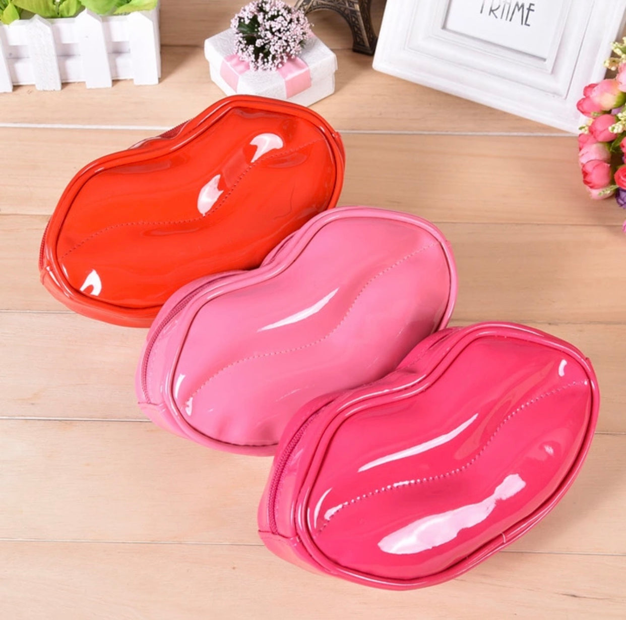 Girls Night 'Pretty Pout' Lips Cosmetic Make up Bag - GirlsNight.com